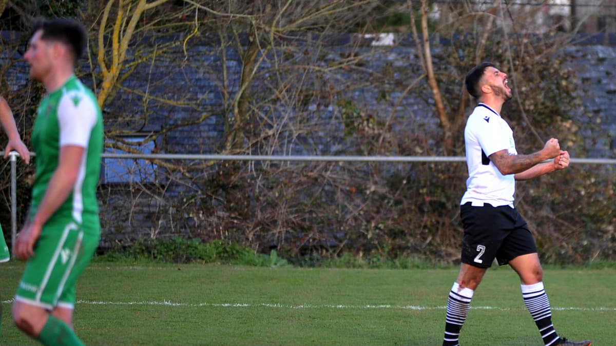 MATCH GALLERY: Teignmouth 6-0 Bere Alston United | middevonadvertiser.co.uk