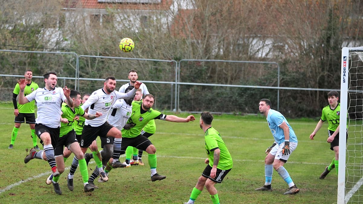 Match Gallery: Teignmouth AFC versus Dartmouth | middevonadvertiser.co.uk