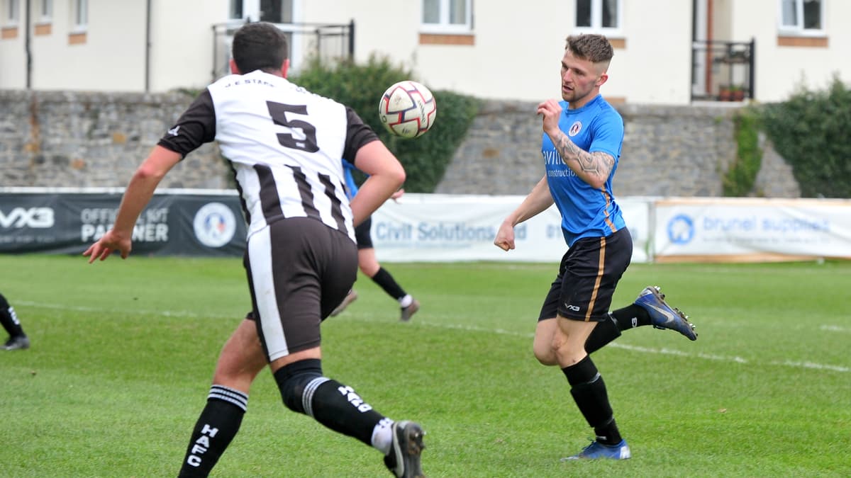 Match Gallery: Newton Abbot Spurs versus Holsworthy ...