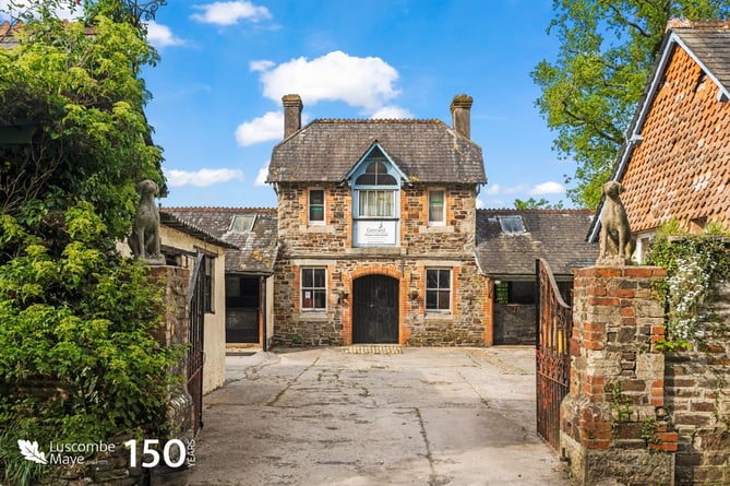 Buckfastleigh estate for sale was home to a Grand National winning ...