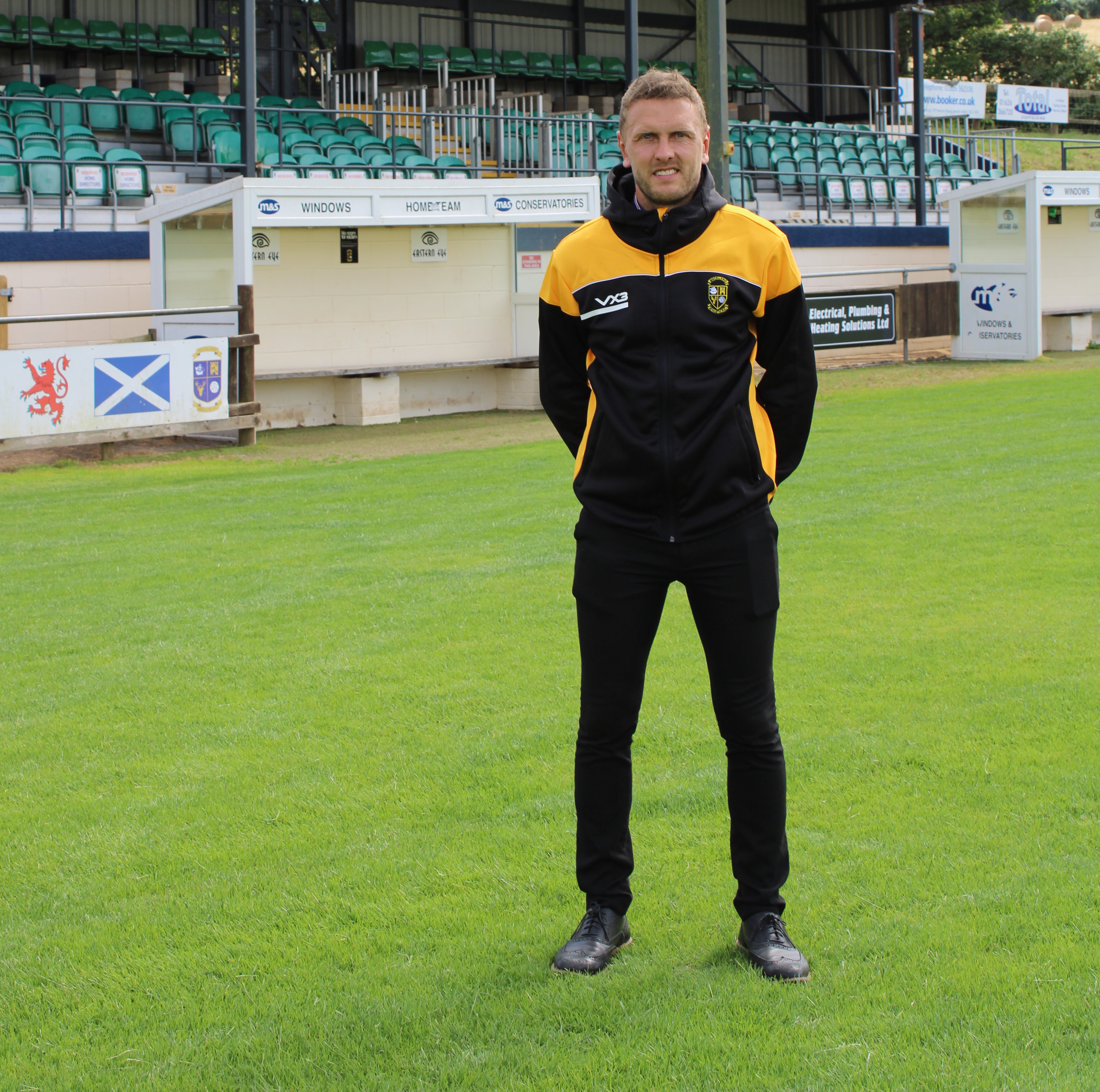 Ambitious Bucks swoop for six ahead of title bid | middevonadvertiser.co.uk