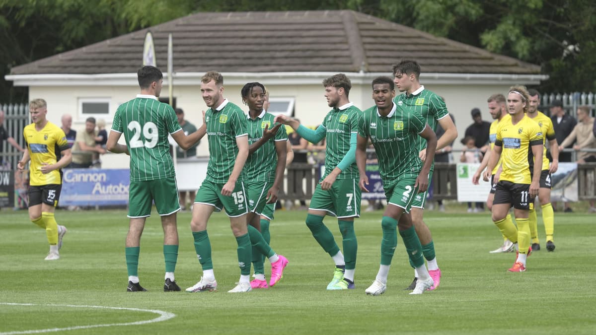 REPORT: Handy Glovers breeze past Buckland | middevonadvertiser.co.uk