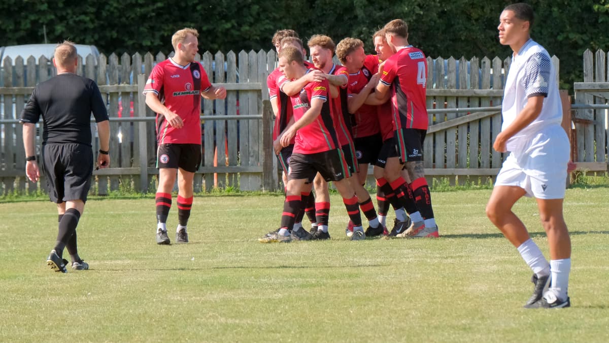 Bovey Tracey AFC eye up the South West Peninsula League top spot ...